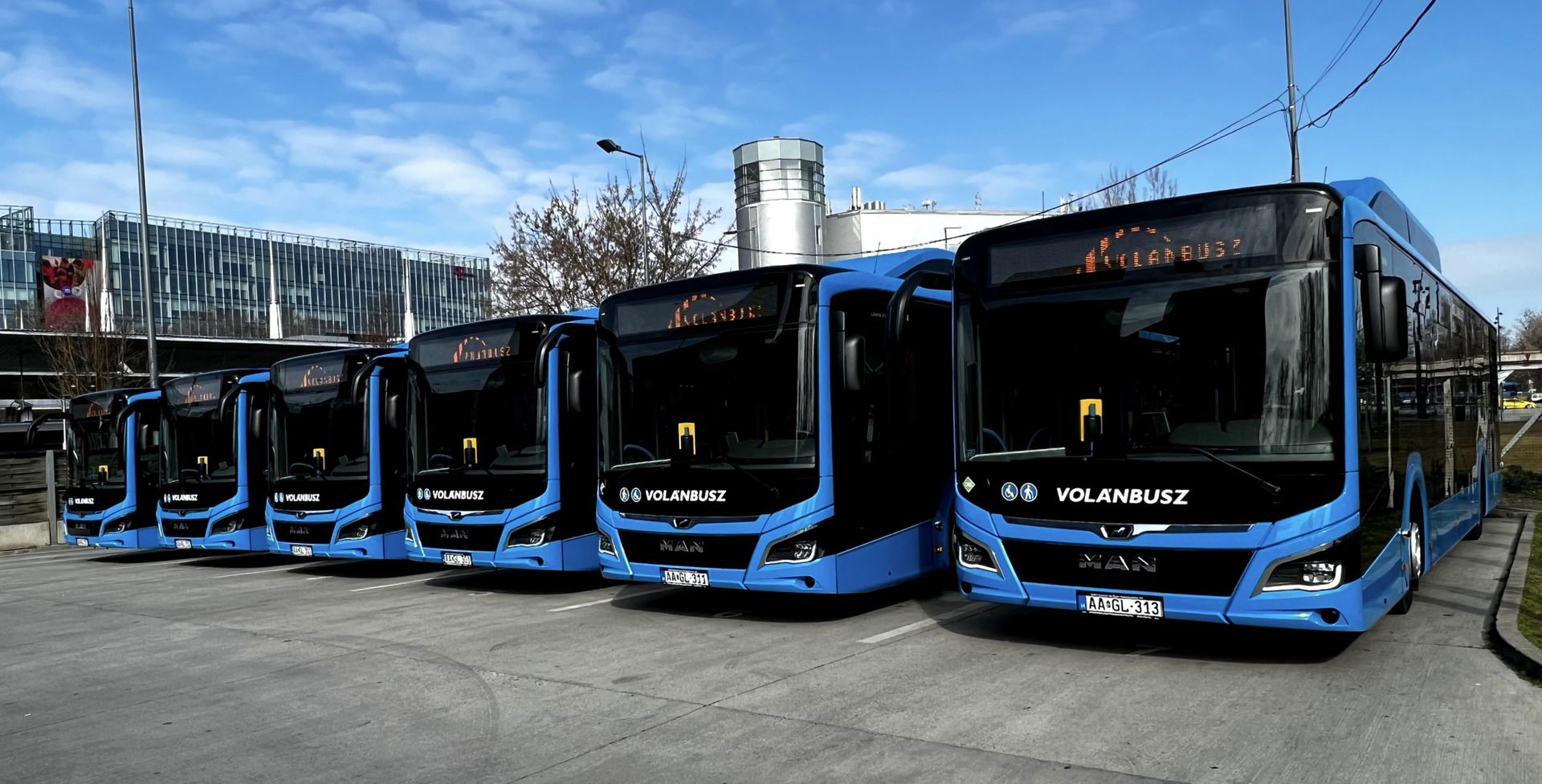 Átadták a Volánbusz első fővárosi rendeltetésű MAN gázbuszait ...