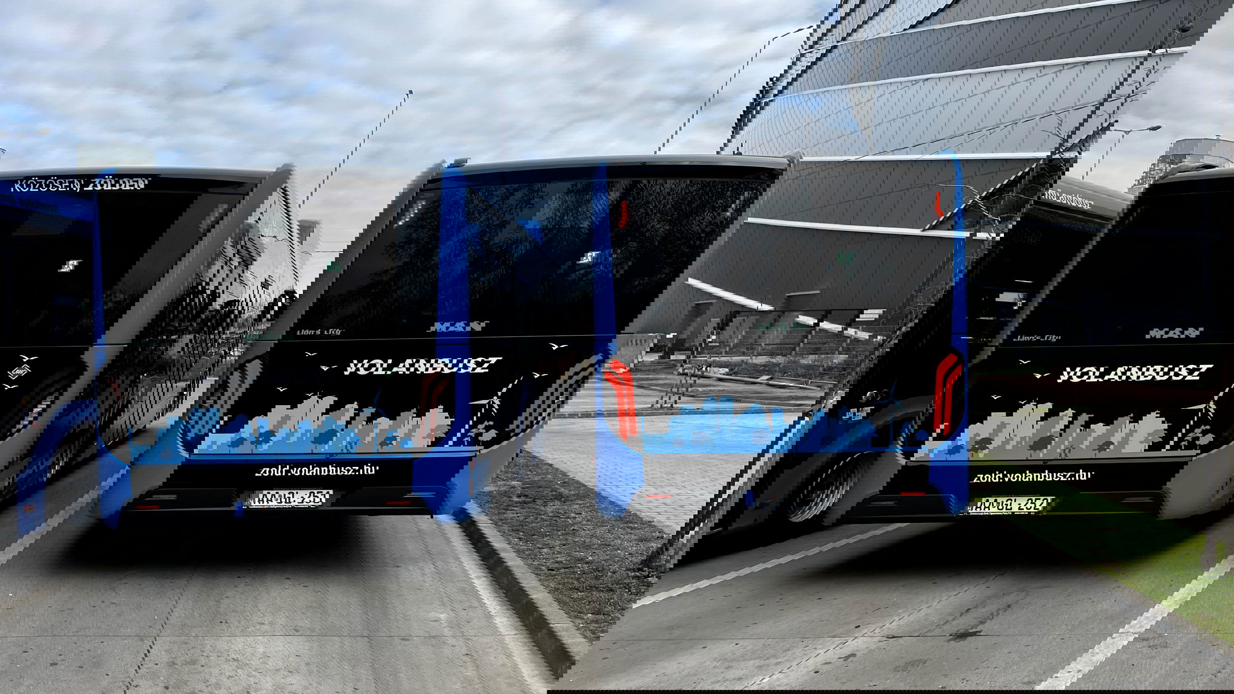 Átadták a Volánbusz első fővárosi rendeltetésű MAN gázbuszait ...