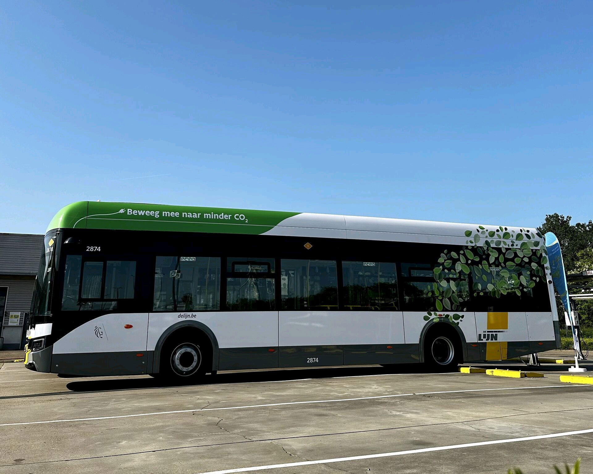 Van Hool villanybuszokat állít forgalomba a flamand De Lijn ...