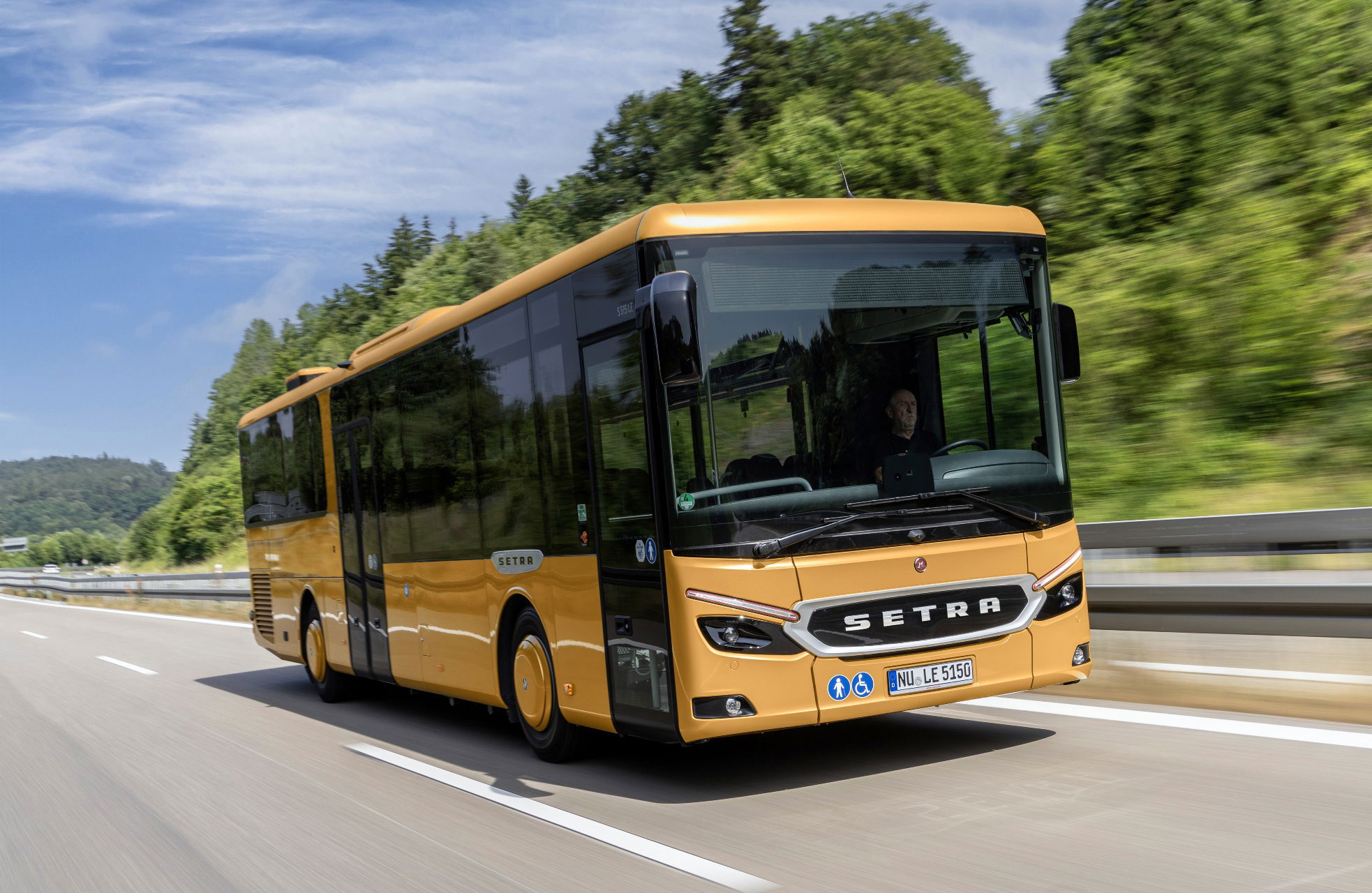 Érkezik a háromtengelyes Setra S 518 LE a Daimler Buses kínálatába ...