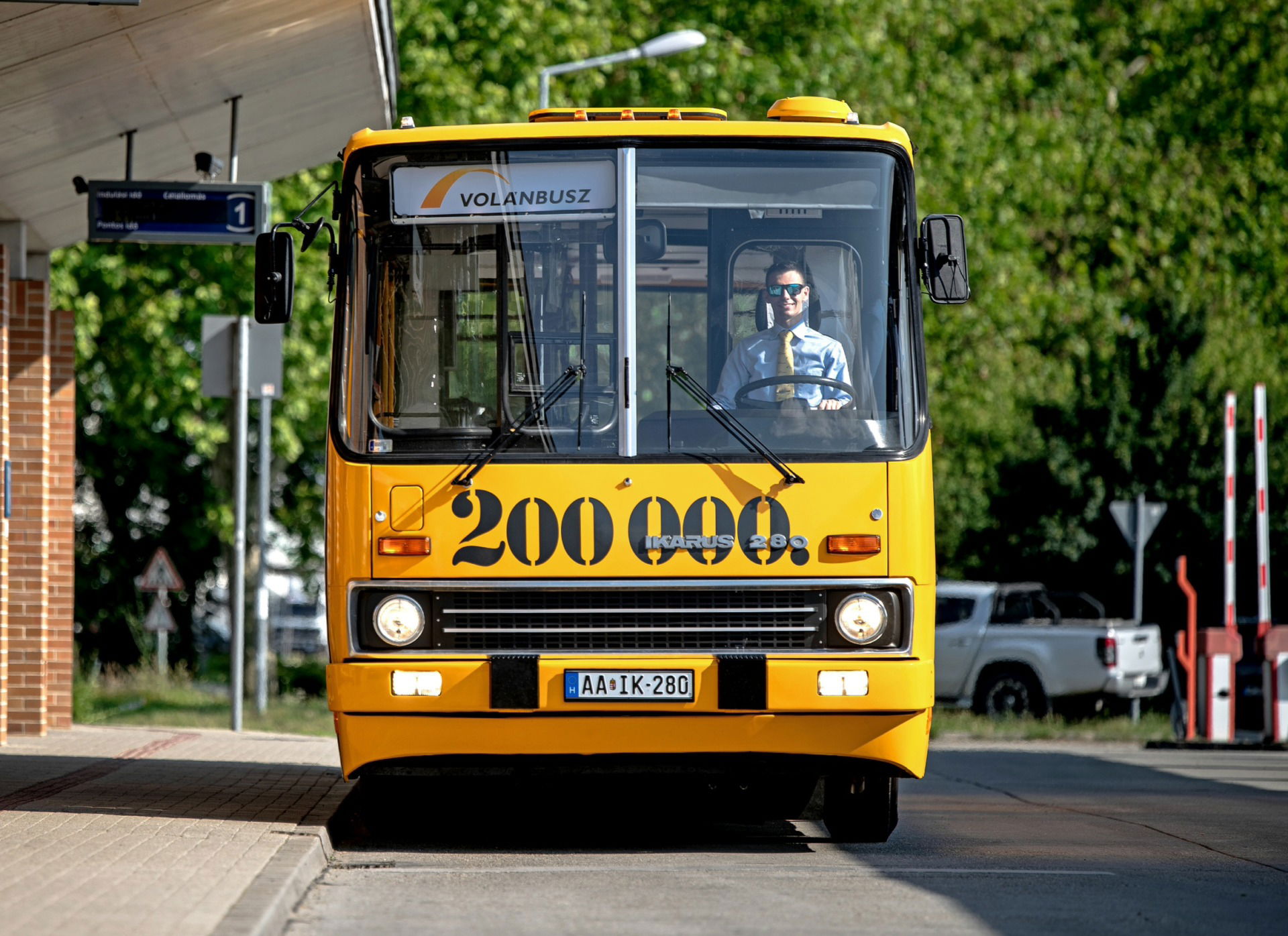Ikarus 200-asok és egy Ikarus EAG-MJT E98-as főszereplésével rendez ...