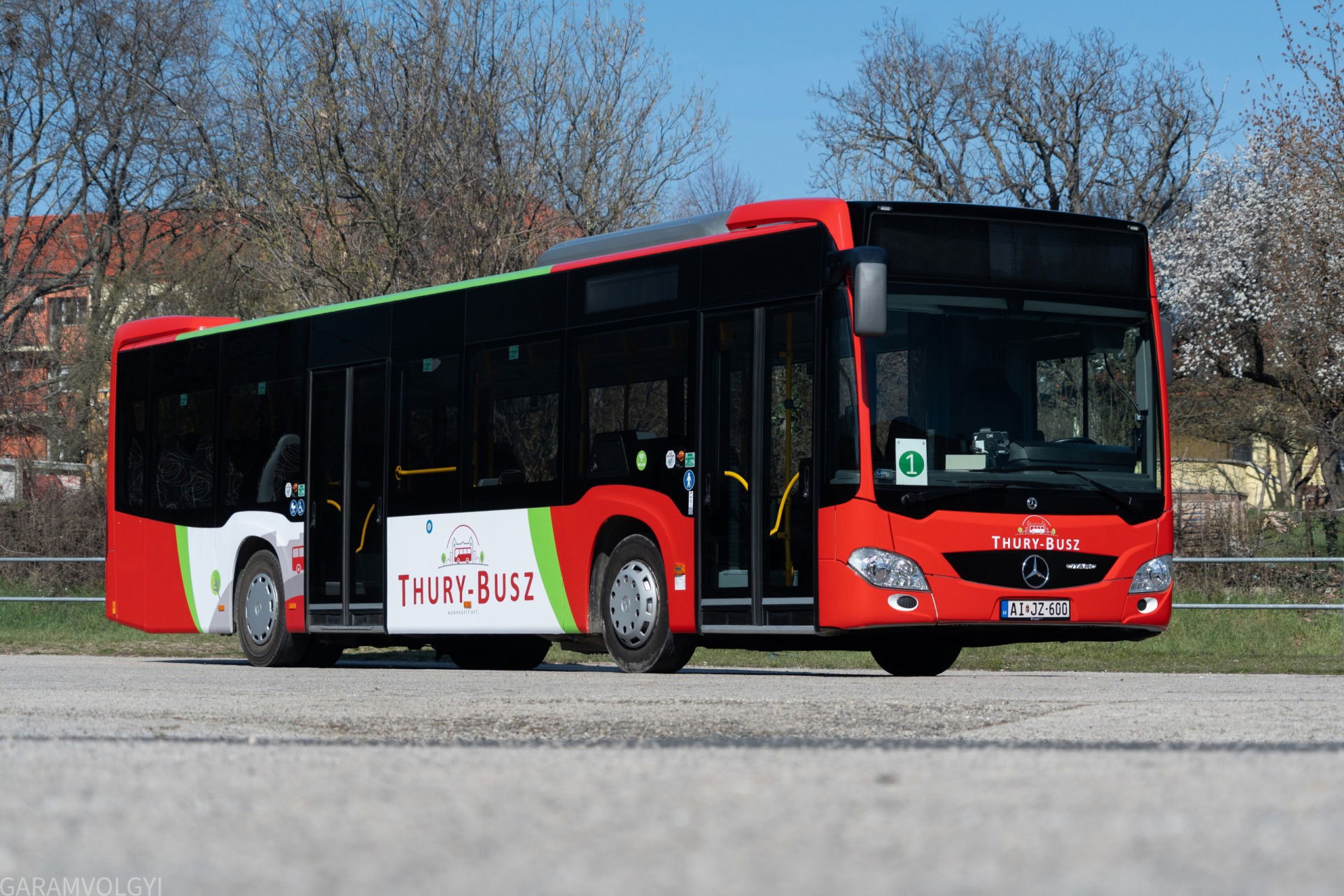 Újszerű Mercedes-Benz Citaróval bővült a Thury-Busz flottája ...
