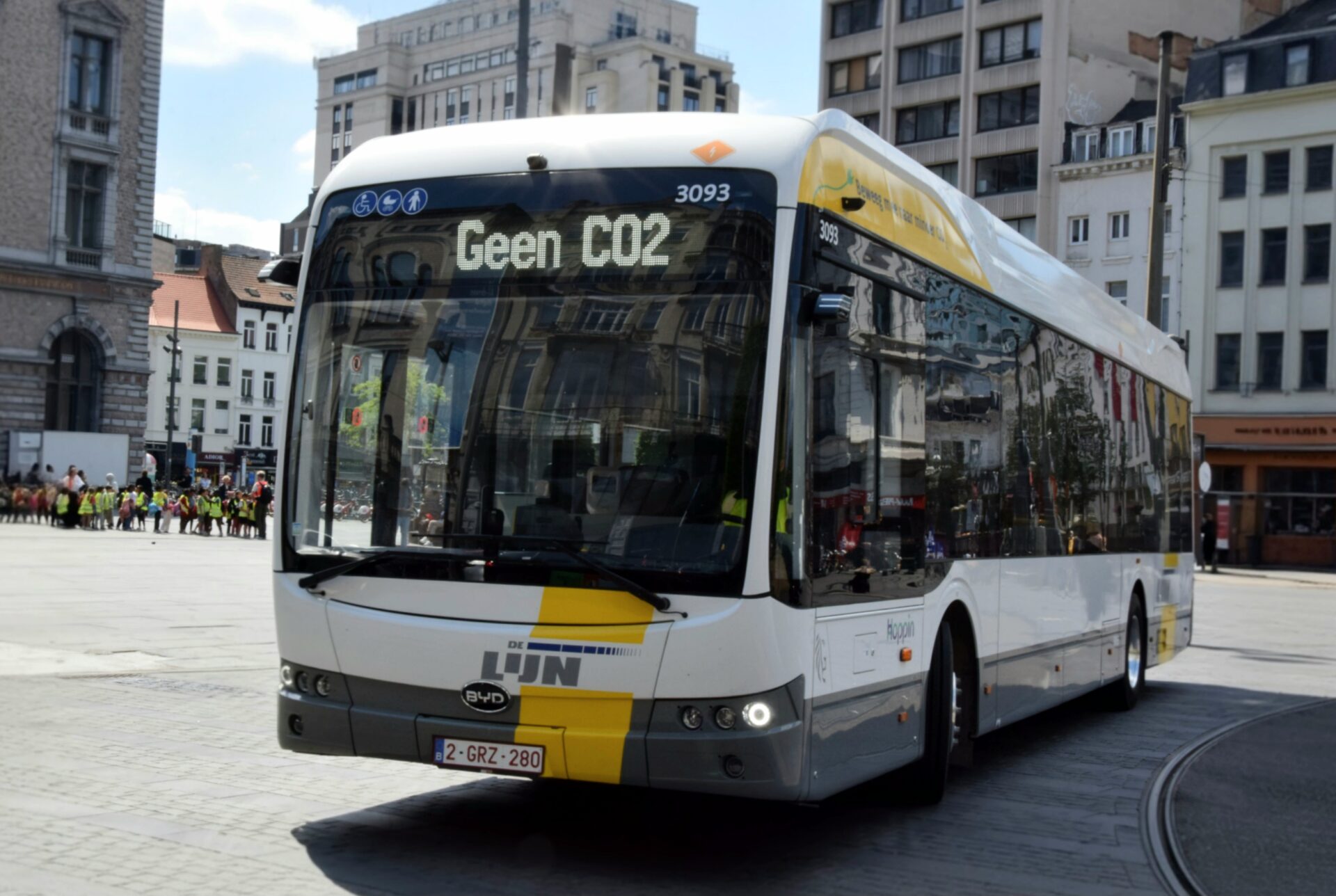 Komáromban összeszerelt BYD villanybuszok állnak forgalomba a flamand ...