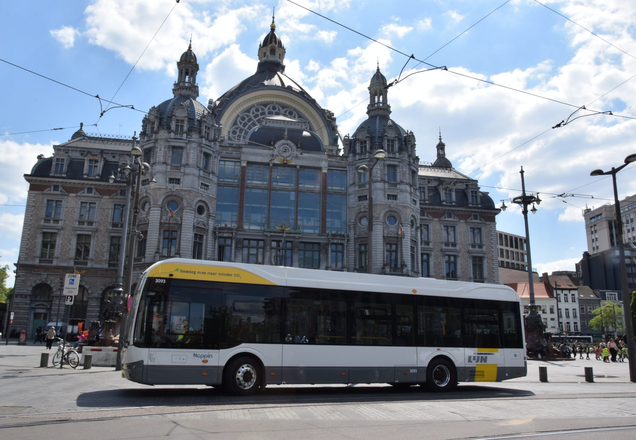 Komáromban összeszerelt BYD villanybuszok állnak forgalomba a flamand ...
