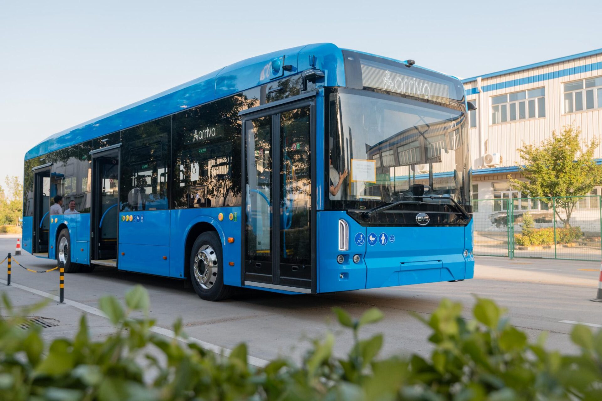 Megérkeztek az első fotók Budapest vadonatúj BYD eBus B12 villanybuszairól | Magyarbusz [Info]