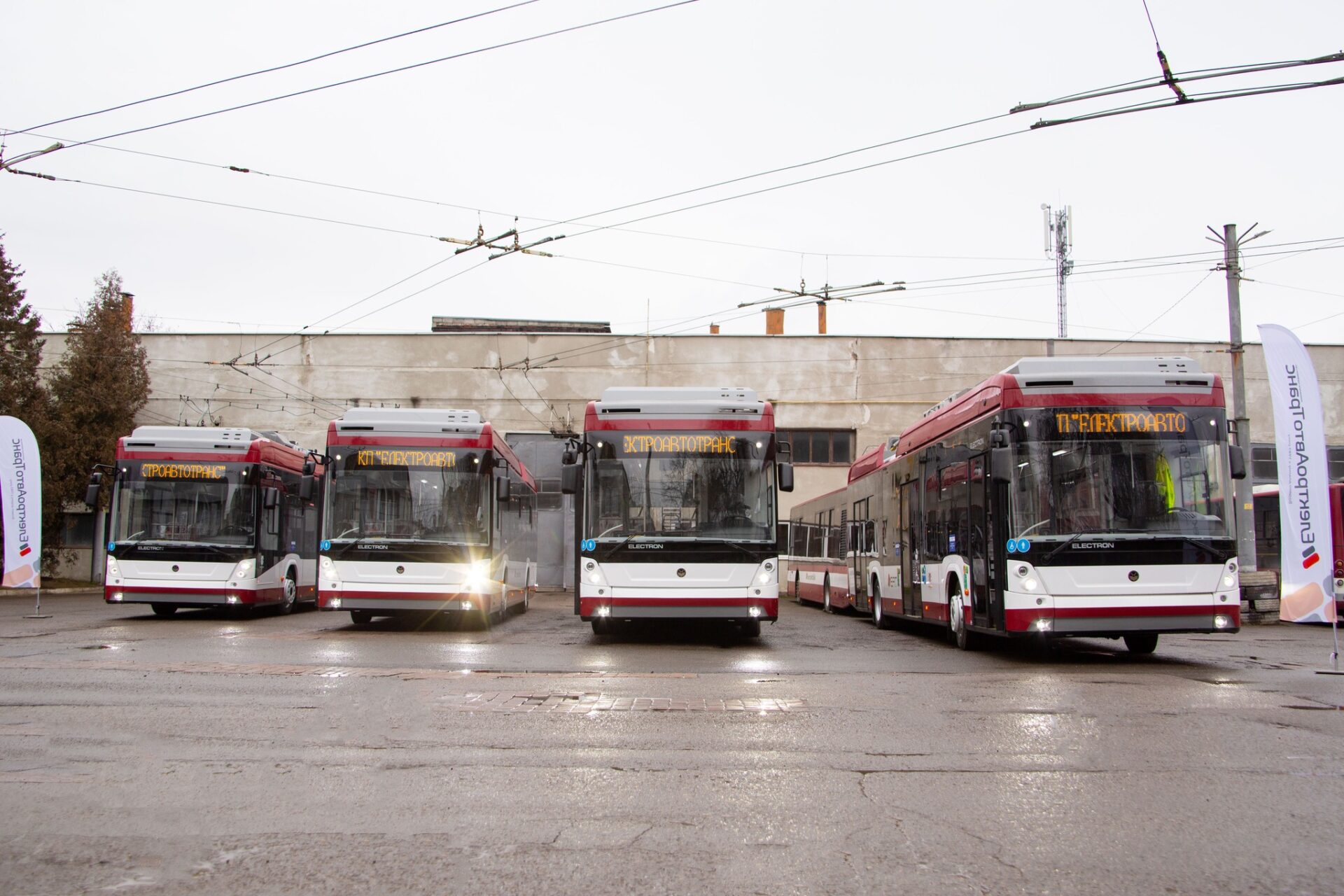 Bemutatták Ivano-Frankivszk első négy Electron T19 trolibuszát ...